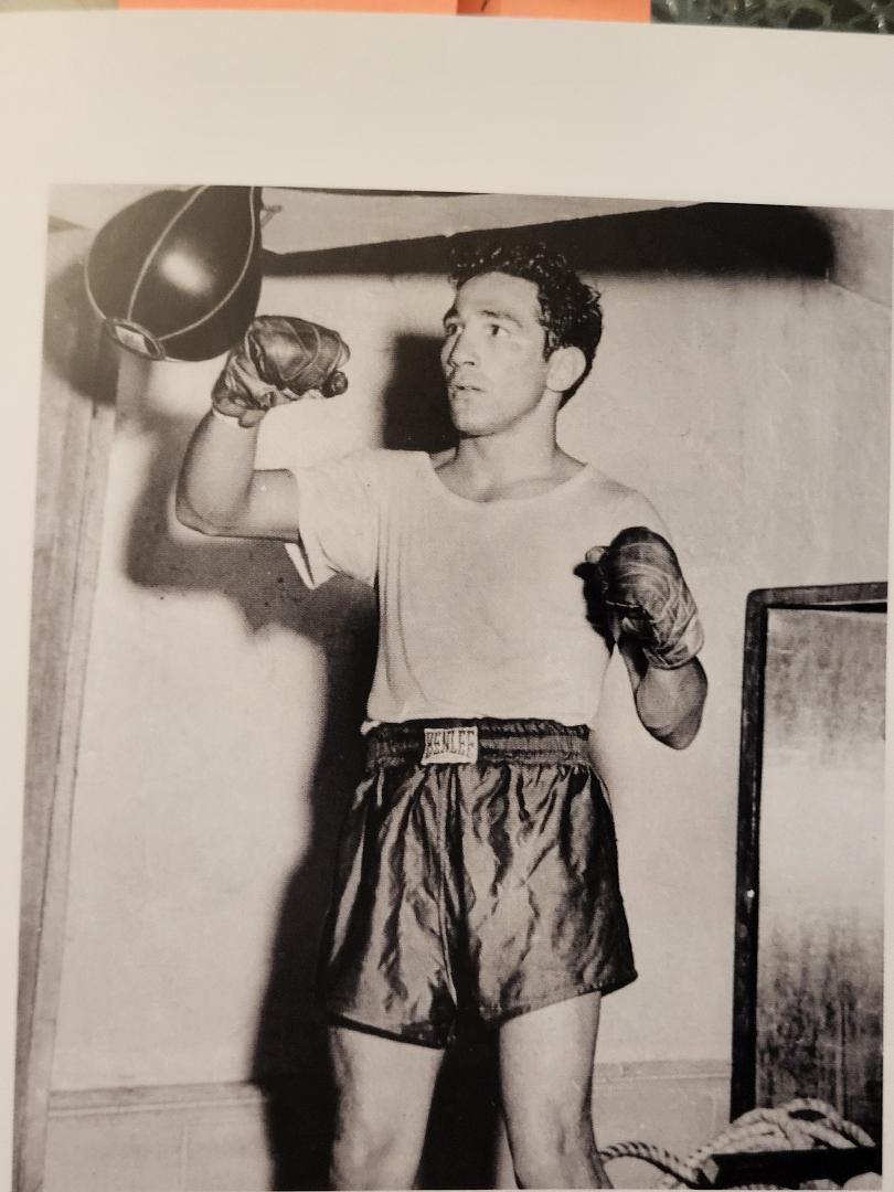 FEATHERWEIGHT BOXING: BOXING NEVER A DULL MOMENT – TOPCLASSBOXING